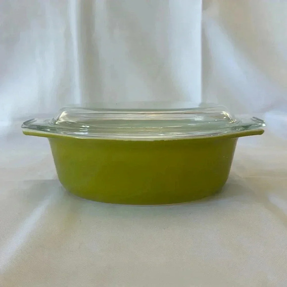 Pyrex | Kitchen | Vintage Pyrex Green Oval Casserole Dish 43 5 Qt With ...